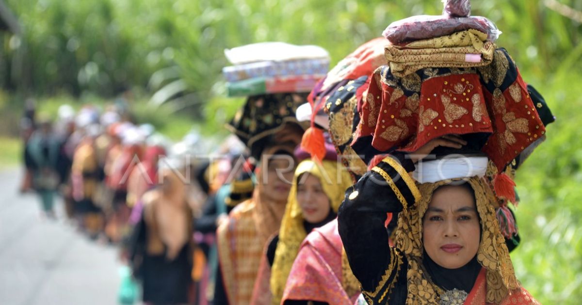 15+ Prosesi Pernikahan Adat Minang, Sakral dan Berkesan!