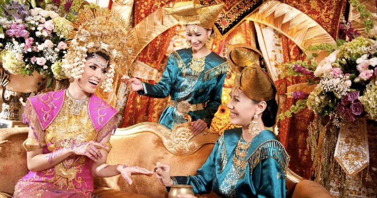 15+ Prosesi Pernikahan Adat Minang, Sakral dan Berkesan!
