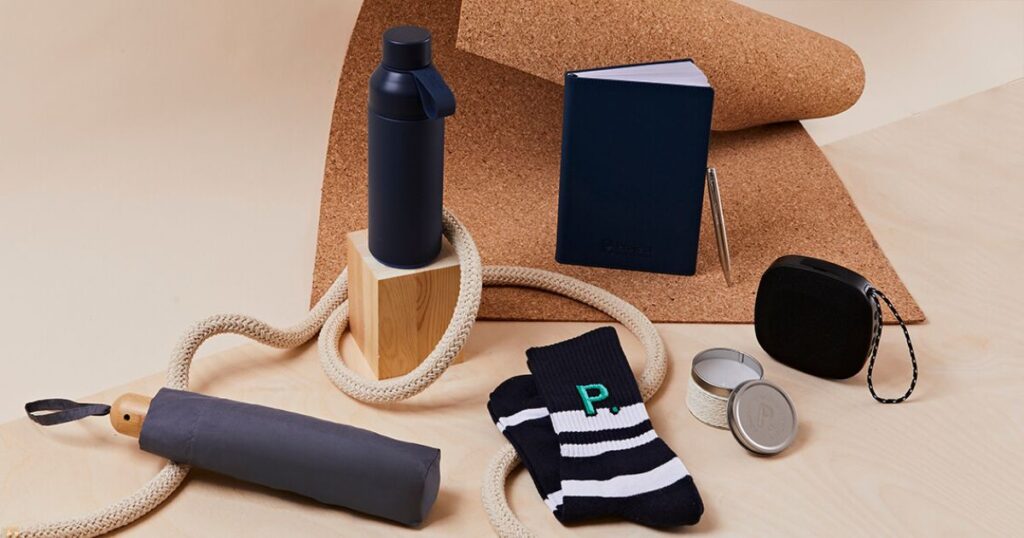 12 Contoh Merchandise Unik untuk Menarik Konsumen